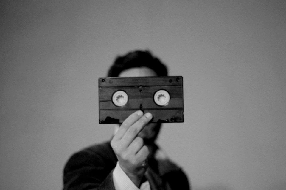 BIOGRAPHY – WWW.FAKEARTIST.ART